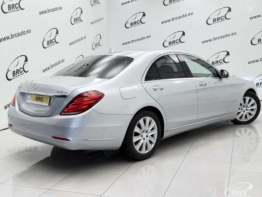 Grey Mercedes-Benz S 350 2014 in Vilnius, with an engine capacity of 2.99 L and mileage of 216 thousand km for 22500 €, photo 3 on AUTOMOTO.COM.LV