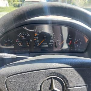 Серый Мерседес С 350 1994 в Рига, объемом двигателя 3.50 л и пробегом 0 тыс. км за 6000 €, фото 5 на AUTOMOTO.COM.LV