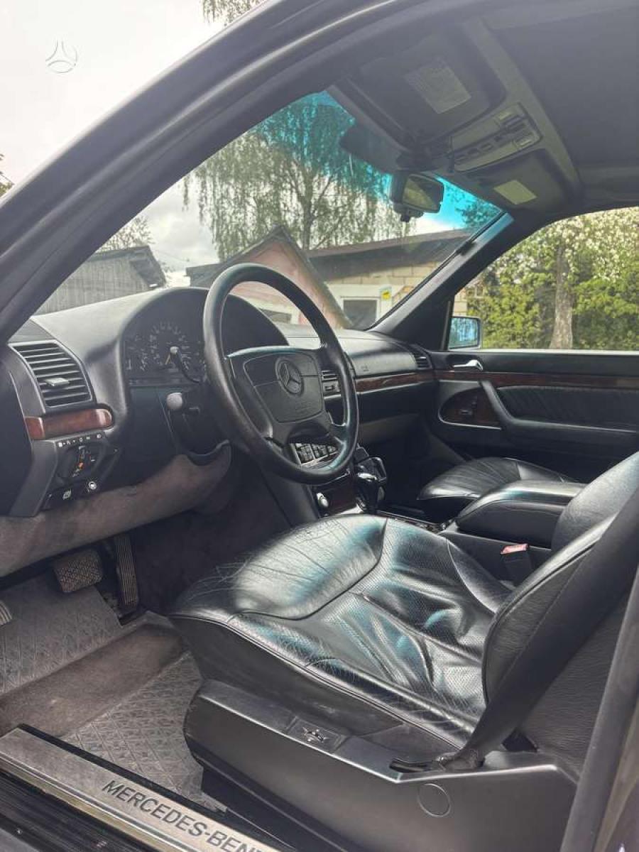 Grey Mercedes-Benz S 350 1995 in Alytus, with an engine capacity of 3.45 L and mileage of 426 thousand km for 3800 €, photo 15 on AUTOMOTO.COM.LV
