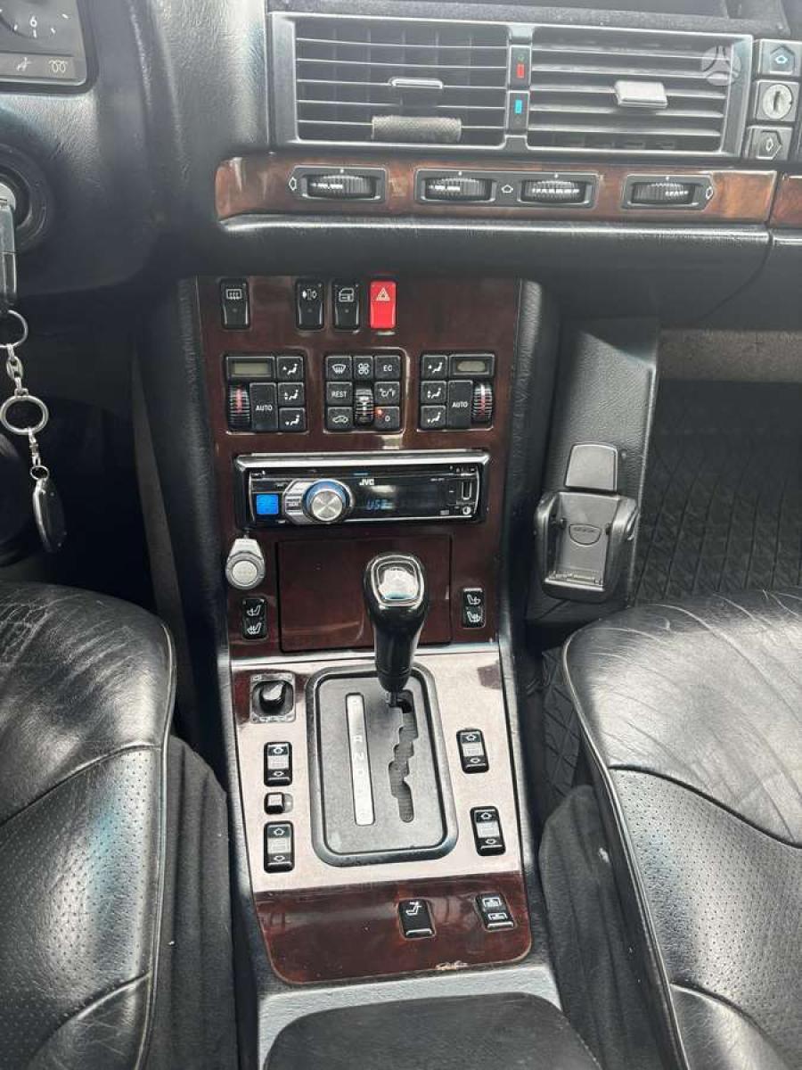 Grey Mercedes-Benz S 350 1995 in Alytus, with an engine capacity of 3.45 L and mileage of 426 thousand km for 3800 €, photo 22 on AUTOMOTO.COM.LV