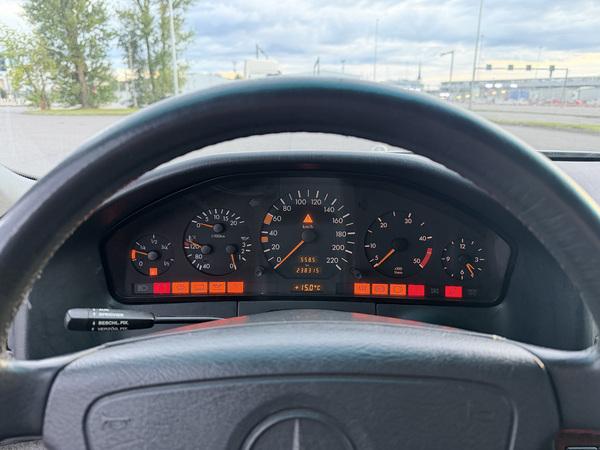 Серый Мерседес С 350 1995 в Таллин, объемом двигателя 3.50 л и пробегом 490 тыс. км за 5500 €, фото 10 на AUTOMOTO.COM.LV