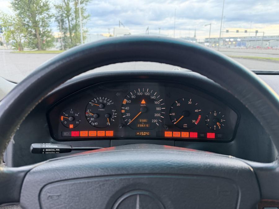 Grey Mercedes-Benz S 350 1995 in Tallinn, with an engine capacity of 3.50 L and mileage of 490 thousand km for 5500 €, photo 11 on AUTOMOTO.COM.LV