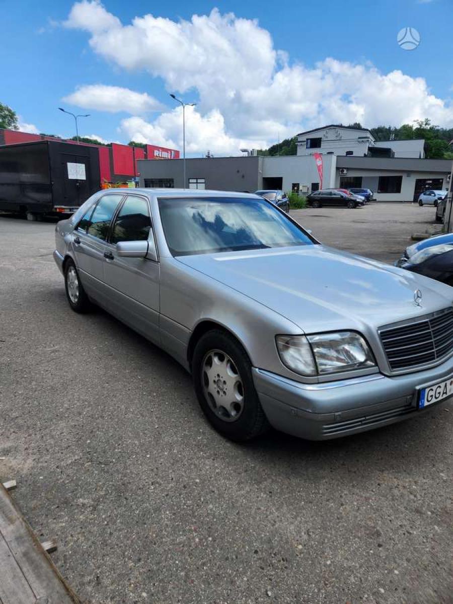 Pelēks Mercedes-Benz S 350 1995 Viļņa, ar dzinēja tilpumu 3.00 L un nobraukumu 118 tūkst. km par 11990 €, foto 3 vietnē AUTOMOTO.COM.LV