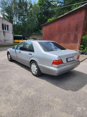 Pelēks Mercedes-Benz S 350 1995 Viļņa, ar dzinēja tilpumu 3.00 L un nobraukumu 118 tūkst. km par 11990 €, foto 5 vietnē AUTOMOTO.COM.LV