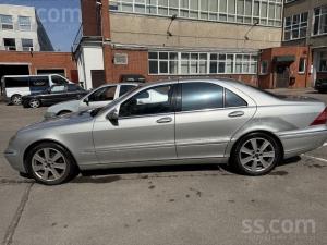 Grey Mercedes-Benz S 350 2003 in Riga, with an engine capacity of 3.70 L and mileage of 230 thousand km for 2100 €, photo 3 on AUTOMOTO.COM.LV