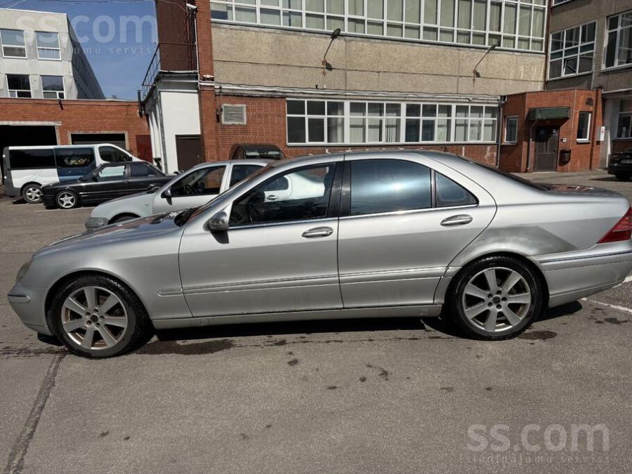 Grey Mercedes-Benz S 350 2003 in Riga, with an engine capacity of 3.70 L and mileage of 230 thousand km for 2100 €, photo 3 on AUTOMOTO.COM.LV