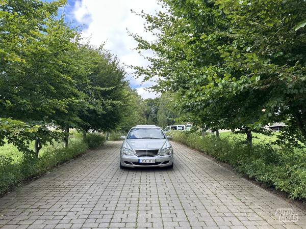 Pelēks Mercedes-Benz S 350 2005 Viļņa, ar dzinēja tilpumu 3.70 L un nobraukumu 385 tūkst. km par 3300 €, foto 1 vietnē AUTOMOTO.COM.LV