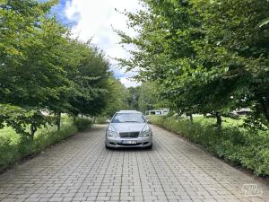 Pelēks Mercedes-Benz S 350 2005 Viļņa, ar dzinēja tilpumu 3.70 L un nobraukumu 385 tūkst. km par 3300 €, foto  vietnē AUTOMOTO.COM.LV