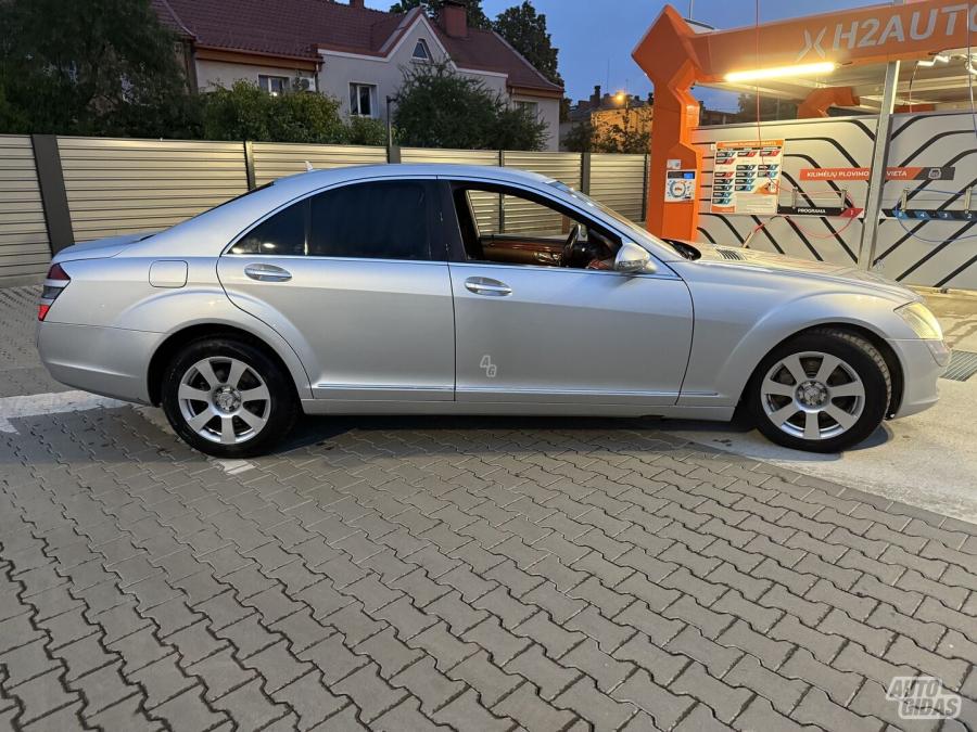 Grey Mercedes-Benz S 350 2006 in Klaipeda, with an engine capacity of 3.50 L and mileage of 345 thousand km for 4000 €, photo 18 on AUTOMOTO.COM.LV