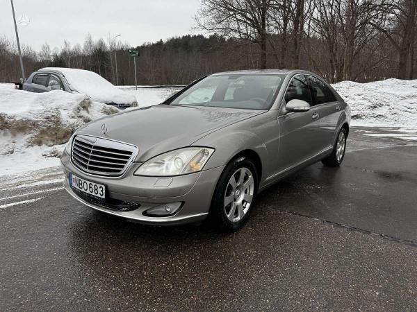 Pelēks Mercedes-Benz S 350 2006 Viļņa, ar dzinēja tilpumu 0.00 L un nobraukumu 325 tūkst. km par 4650 €, foto 1 vietnē AUTOMOTO.COM.LV
