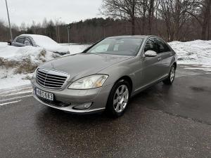Pelēks Mercedes-Benz S 350 2006 Viļņa, ar dzinēja tilpumu 0.00 L un nobraukumu 325 tūkst. km par 4650 €, foto  vietnē AUTOMOTO.COM.LV
