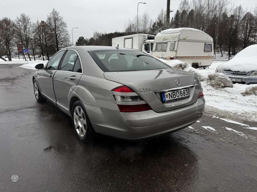 Pelēks Mercedes-Benz S 350 2006 Viļņa, ar dzinēja tilpumu 0.00 L un nobraukumu 325 tūkst. km par 4650 €, foto 4 vietnē AUTOMOTO.COM.LV