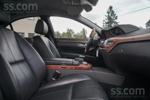Серый Мерседес С 350 2006 в Рига, объемом двигателя 3.50 л и пробегом 238 тыс. км за 7990 €, фото 6 на AUTOMOTO.COM.LV