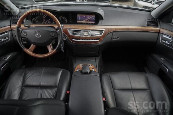 Grey Mercedes-Benz S 350 2006 in Riga, with an engine capacity of 3.50 L and mileage of 238 thousand km for 7990 €, photo 9 on AUTOMOTO.COM.LV