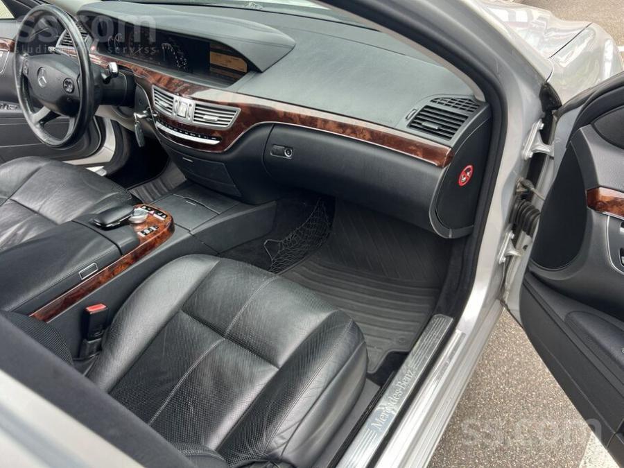 Pelēks Mercedes-Benz S 350 2006 Rīga, ar dzinēja tilpumu 3.50 L un nobraukumu 173 tūkst. km par 4950 €, foto 24 vietnē AUTOMOTO.COM.LV