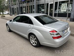 Pelēks Mercedes-Benz S 350 2006 Rīga, ar dzinēja tilpumu 3.50 L un nobraukumu 173 tūkst. km par 4950 €, foto 4 vietnē AUTOMOTO.COM.LV