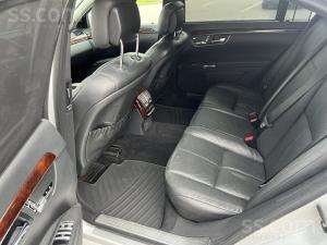 Pelēks Mercedes-Benz S 350 2006 Rīga, ar dzinēja tilpumu 3.50 L un nobraukumu 173 tūkst. km par 4950 €, foto 14 vietnē AUTOMOTO.COM.LV