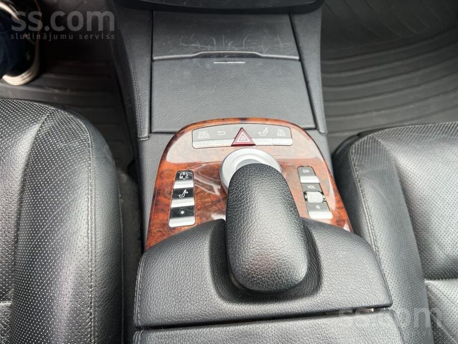 Pelēks Mercedes-Benz S 350 2006 Rīga, ar dzinēja tilpumu 3.50 L un nobraukumu 173 tūkst. km par 4950 €, foto 31 vietnē AUTOMOTO.COM.LV