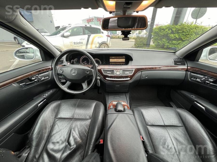 Pelēks Mercedes-Benz S 350 2006 Rīga, ar dzinēja tilpumu 3.50 L un nobraukumu 173 tūkst. km par 4950 €, foto 33 vietnē AUTOMOTO.COM.LV