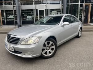 Grey Mercedes-Benz S 350 2006 in Riga, with an engine capacity of 3.50 L and mileage of 173 thousand km for 4950 €, photo  on AUTOMOTO.COM.LV