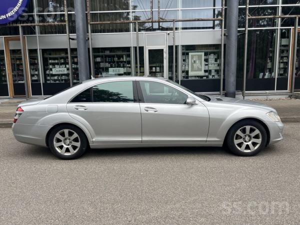 Серый Мерседес С 350 2006 в Рига, объемом двигателя 3.50 л и пробегом 173 тыс. км за 4950 €, фото 5 на AUTOMOTO.COM.LV