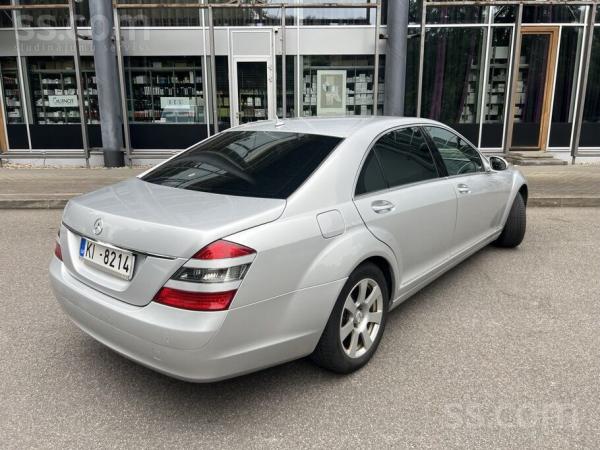 Серый Мерседес С 350 2006 в Рига, объемом двигателя 3.50 л и пробегом 173 тыс. км за 4950 €, фото 6 на AUTOMOTO.COM.LV