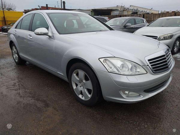 Grey Mercedes-Benz S 350 2007 in Panevezys, with an engine capacity of 3.50 L and mileage of 146 thousand km for 6500 €, photo 2 on AUTOMOTO.COM.LV