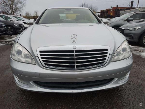 Grey Mercedes-Benz S 350 2007 in Panevezys, with an engine capacity of 3.50 L and mileage of 146 thousand km for 6500 €, photo 4 on AUTOMOTO.COM.LV
