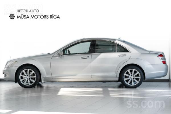 Pelēks Mercedes-Benz S 350 2007 Rīga, ar dzinēja tilpumu 3.50 L un nobraukumu 369 tūkst. km par 7900 €, foto 9 vietnē AUTOMOTO.COM.LV