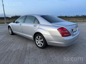 Grey Mercedes-Benz S 350 2007 in Valmiera, with an engine capacity of 3.50 L and mileage of 409 thousand km for 5600 €, photo 5 on AUTOMOTO.COM.LV