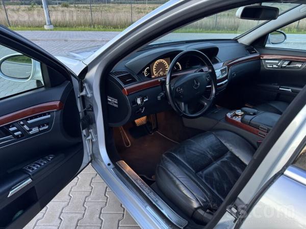 Серый Мерседес С 350 2007 в Валмиера, объемом двигателя 3.50 л и пробегом 409 тыс. км за 5600 €, фото 6 на AUTOMOTO.COM.LV