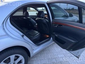 Grey Mercedes-Benz S 350 2007 in Valmiera, with an engine capacity of 3.50 L and mileage of 409 thousand km for 5600 €, photo 8 on AUTOMOTO.COM.LV