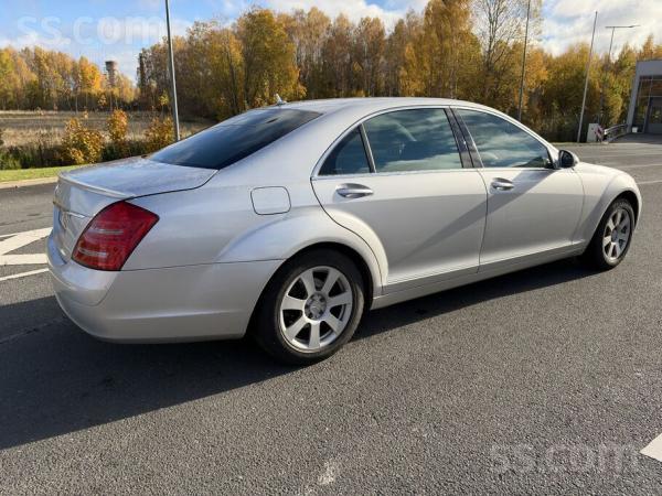 Серый Мерседес С 350 2007 в Валмиера, объемом двигателя 3.50 л и пробегом 411 тыс. км за 5150 €, фото 3 на AUTOMOTO.COM.LV