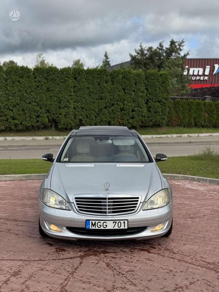 Grey Mercedes-Benz S 350 2007 in Vilnius, with an engine capacity of 3.50 L and mileage of 312 thousand km for 2990 €, photo 3 on AUTOMOTO.COM.LV