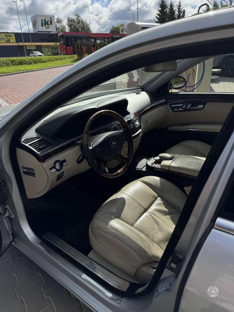 Grey Mercedes-Benz S 350 2007 in Vilnius, with an engine capacity of 3.50 L and mileage of 312 thousand km for 2990 €, photo 8 on AUTOMOTO.COM.LV
