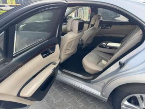 Grey Mercedes-Benz S 350 2007 in Vilnius, with an engine capacity of 3.50 L and mileage of 312 thousand km for 2990 €, photo 14 on AUTOMOTO.COM.LV
