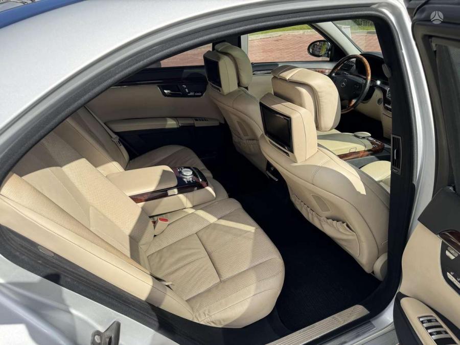 Grey Mercedes-Benz S 350 2007 in Vilnius, with an engine capacity of 3.50 L and mileage of 312 thousand km for 2990 €, photo 20 on AUTOMOTO.COM.LV