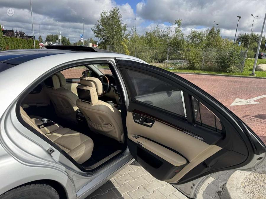 Grey Mercedes-Benz S 350 2007 in Vilnius, with an engine capacity of 3.50 L and mileage of 312 thousand km for 2990 €, photo 21 on AUTOMOTO.COM.LV