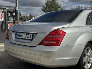 Grey Mercedes-Benz S 350 2007 in Vilnius, with an engine capacity of 3.50 L and mileage of 312 thousand km for 2990 €, photo 23 on AUTOMOTO.COM.LV