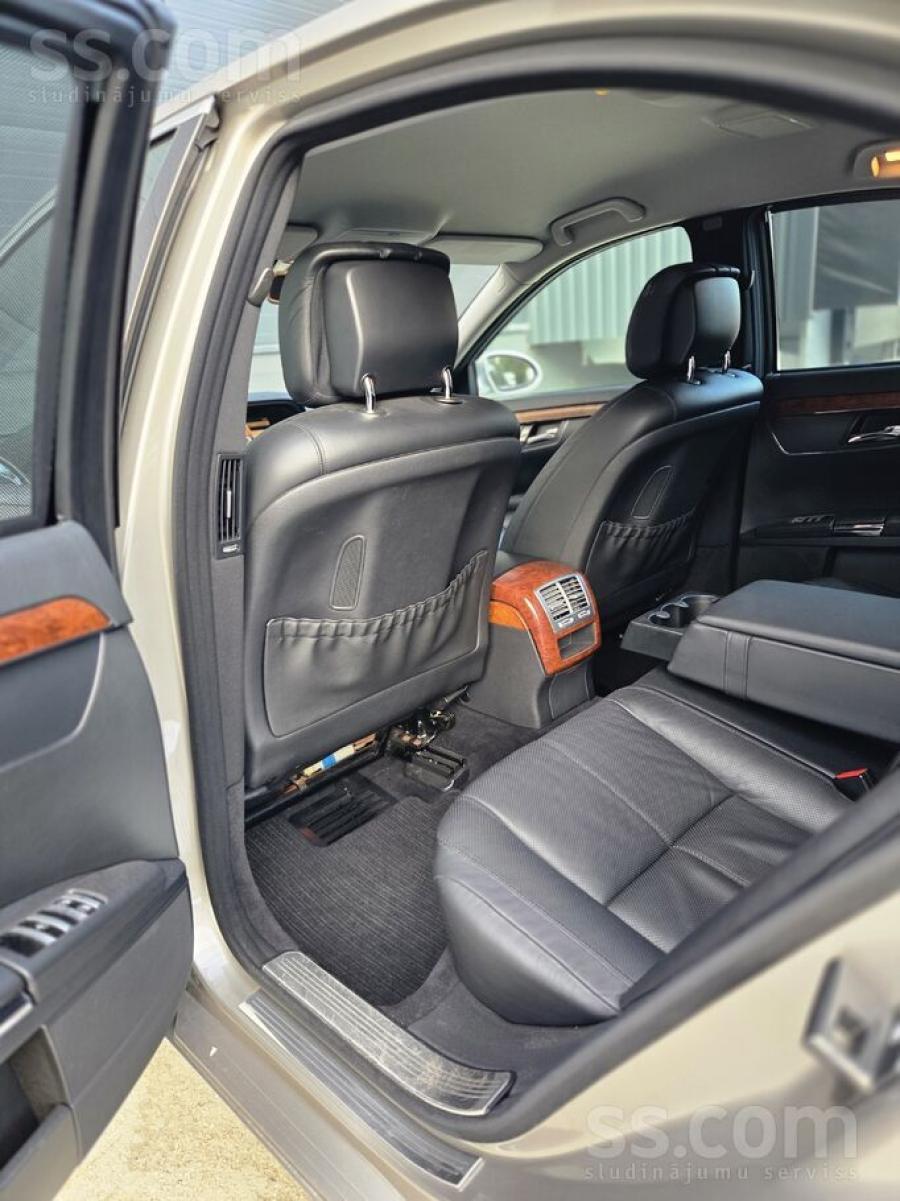 Pelēks Mercedes-Benz S 350 2007 Rīga, ar dzinēja tilpumu 3.50 L un nobraukumu 202 tūkst. km par 8600 €, foto 27 vietnē AUTOMOTO.COM.LV