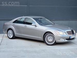 Grey Mercedes-Benz S 350 2007 in Riga, with an engine capacity of 3.50 L and mileage of 201 thousand km for 8600 €, photo 9 on AUTOMOTO.COM.LV