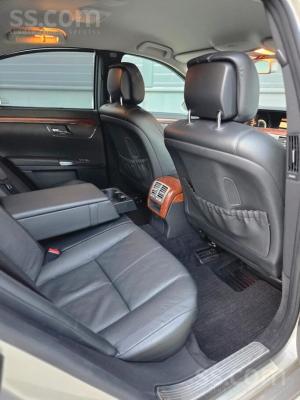 Grey Mercedes-Benz S 350 2007 in Riga, with an engine capacity of 3.50 L and mileage of 201 thousand km for 8600 €, photo 23 on AUTOMOTO.COM.LV