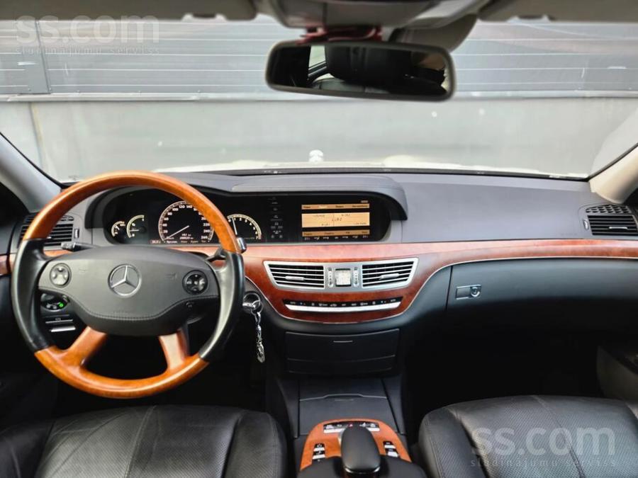 Grey Mercedes-Benz S 350 2007 in Riga, with an engine capacity of 3.50 L and mileage of 201 thousand km for 8600 €, photo 29 on AUTOMOTO.COM.LV