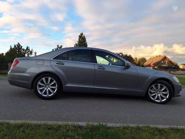 Grey Mercedes-Benz S 350 2010 in Klaipeda, with an engine capacity of 2.99 L and mileage of 244 thousand km for 11100 €, photo 5 on AUTOMOTO.COM.LV