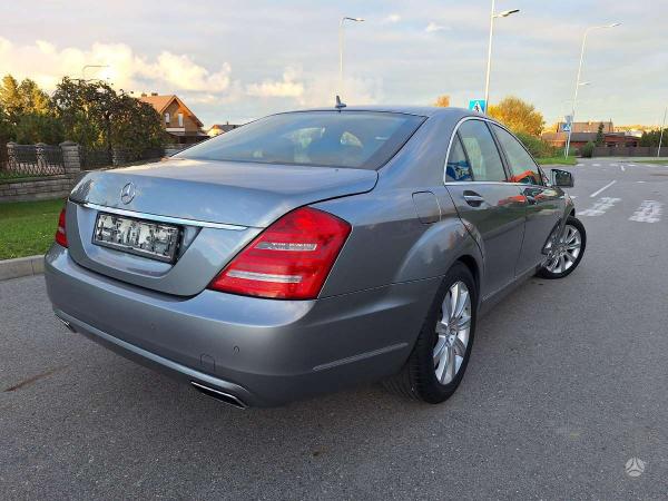 Grey Mercedes-Benz S 350 2010 in Klaipeda, with an engine capacity of 2.99 L and mileage of 244 thousand km for 11100 €, photo 8 on AUTOMOTO.COM.LV