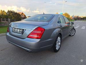 Grey Mercedes-Benz S 350 2010 in Klaipeda, with an engine capacity of 2.99 L and mileage of 244 thousand km for 11200 €, photo 8 on AUTOMOTO.COM.LV