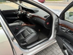 Pelēks Mercedes-Benz S 350 2010 Liepāja, ar dzinēja tilpumu 3.00 L un nobraukumu 263 tūkst. km par 12500 €, foto 8 vietnē AUTOMOTO.COM.LV