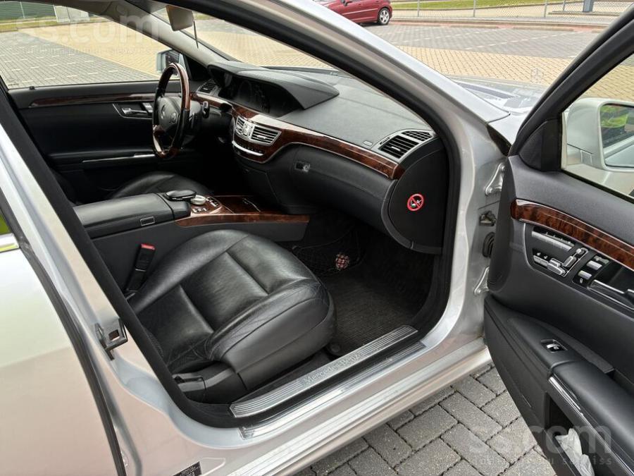 Pelēks Mercedes-Benz S 350 2010 Liepāja, ar dzinēja tilpumu 3.00 L un nobraukumu 263 tūkst. km par 12500 €, foto 8 vietnē AUTOMOTO.COM.LV