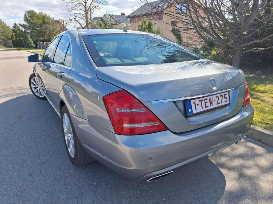 Серый Мерседес С 350 2010 в Клайпеда, объемом двигателя 2.99 л и пробегом 240 тыс. км за 10400 €, фото 8 на AUTOMOTO.COM.LV