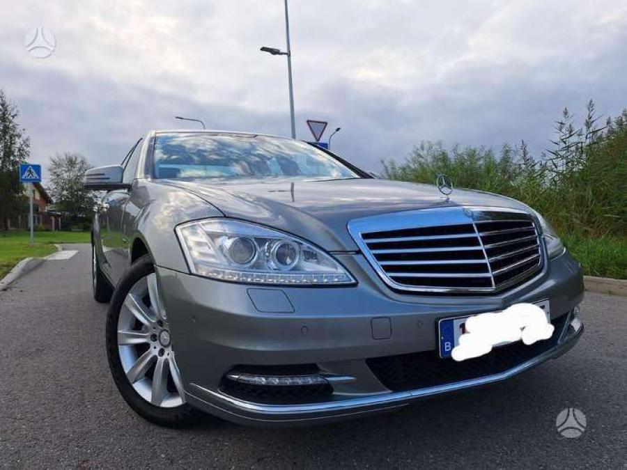 Серый Мерседес С 350 2010 в Клайпеда, объемом двигателя 2.99 л и пробегом 240 тыс. км за 10400 €, фото 3 на AUTOMOTO.COM.LV